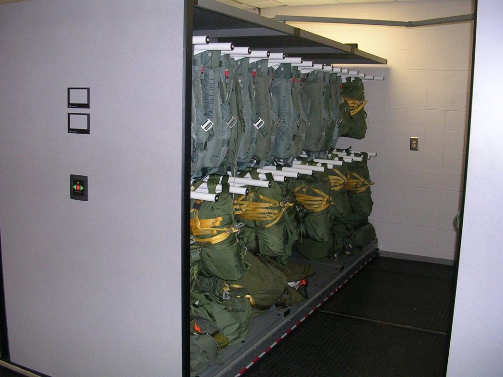 SYSTEMCENTER - Spacesaver TA-50 gear lockers