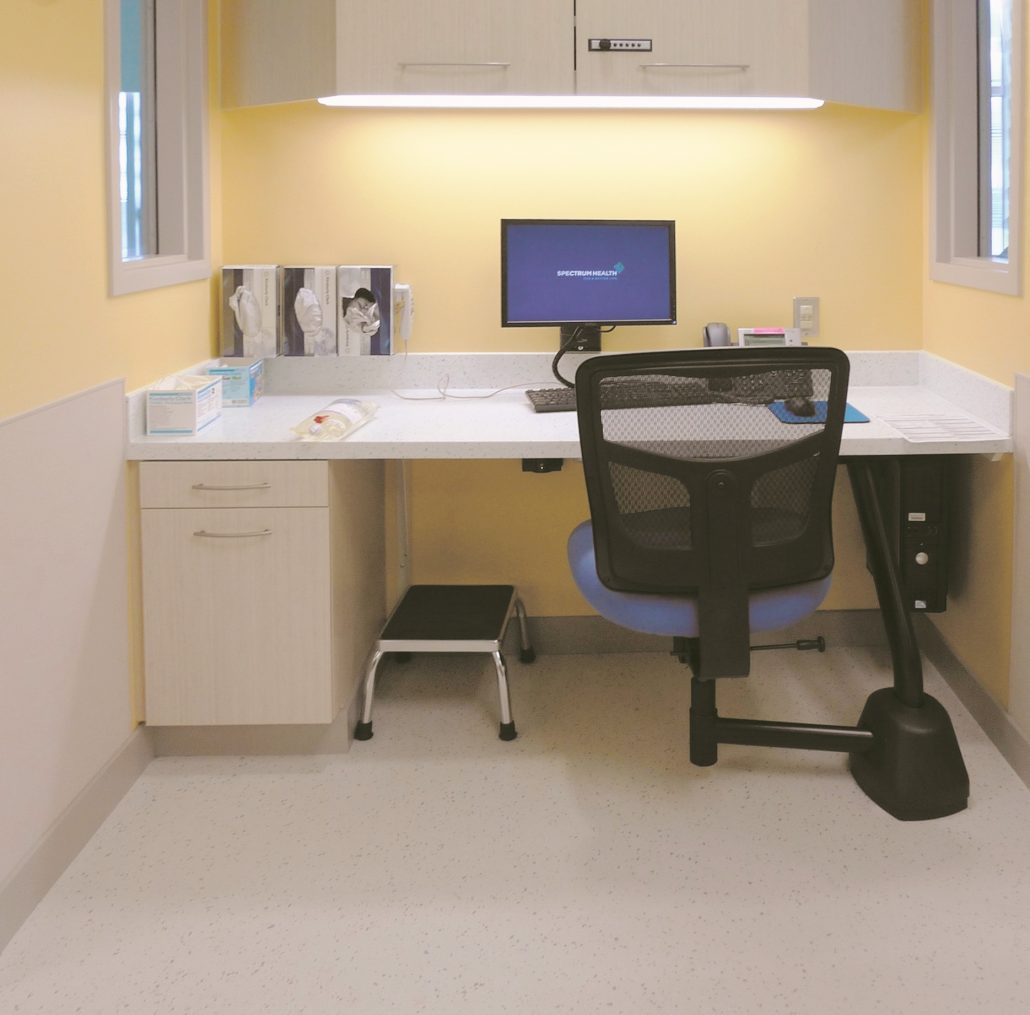 SYSTEMCENTER - Patient room furniture