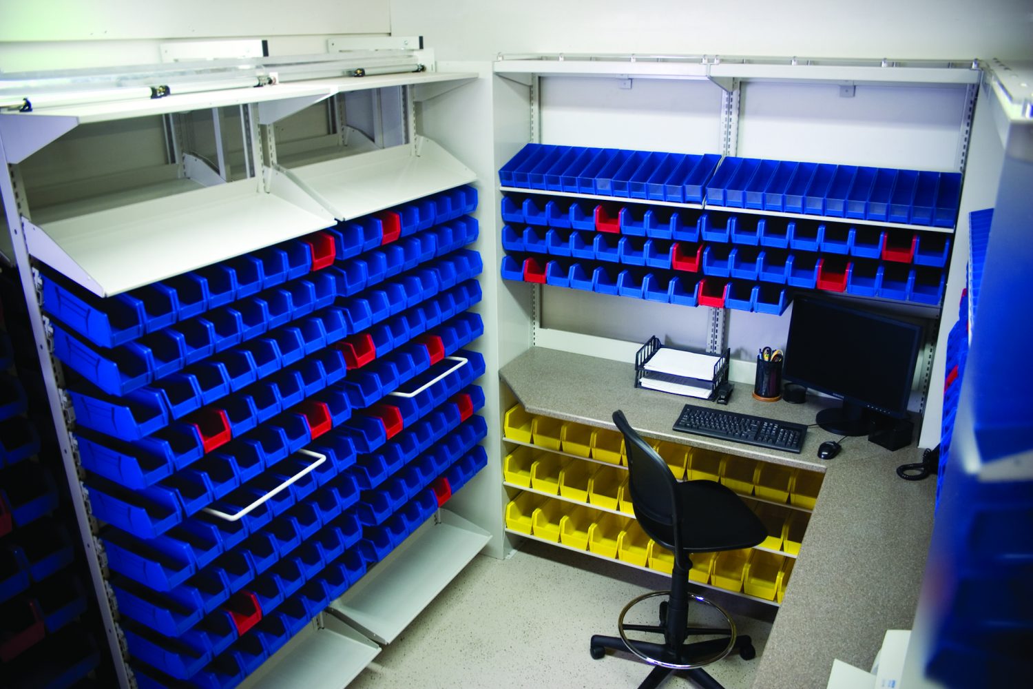 SYSTEMCENTER - Pharmacy furniture and shelving